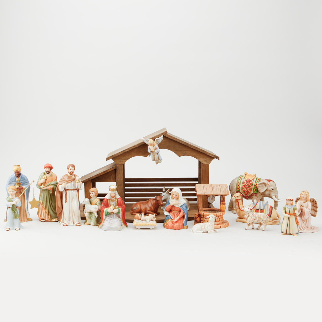 JULKRUBBA, 19 delar, Fyrklövern. Keramik & Porslin - Europeiskt - Auctionet