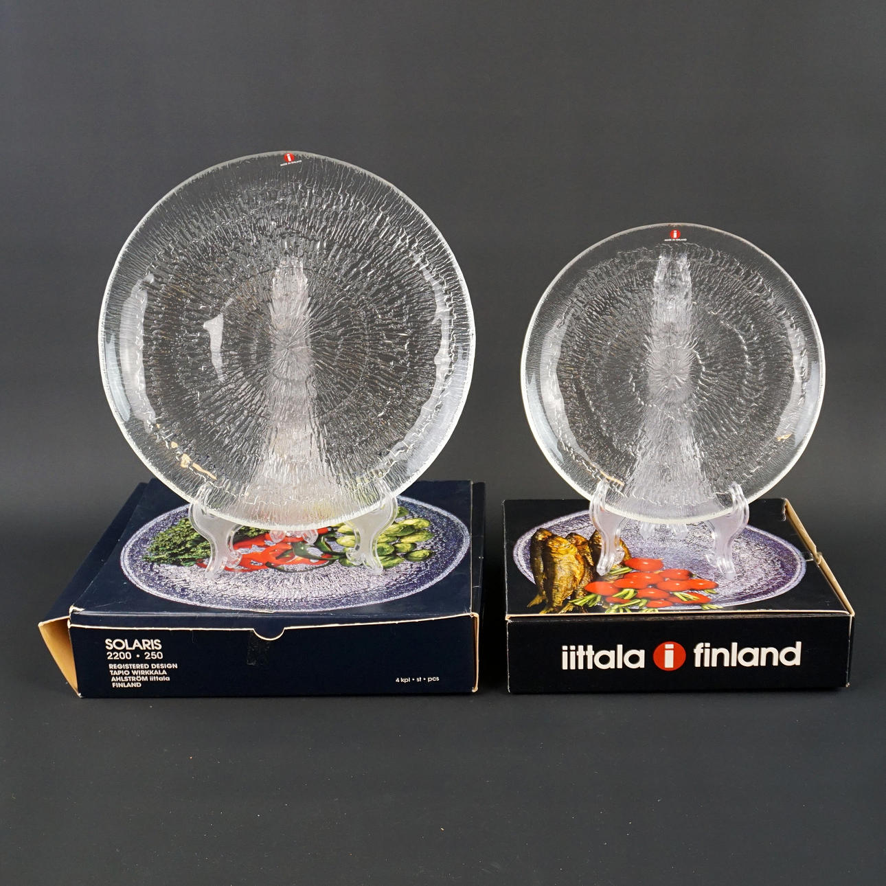 TAPIO WIRKKALA. Tallrikar, 10 delar, glas, "Solaris", Iittala, Finland ...