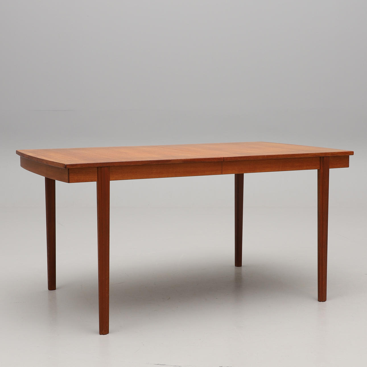 MATBORD, teak, 1960/70-tal. Möbler - Bord - Auctionet
