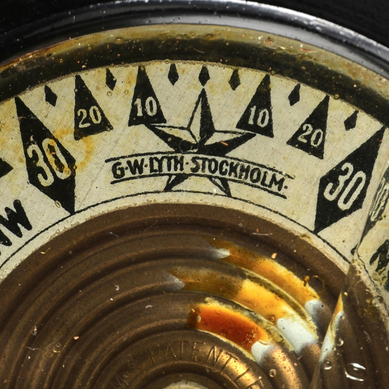 KOMPASS, GW Lyth, i fodral. Samlarföremål - Teknika & Nautika - Auctionet