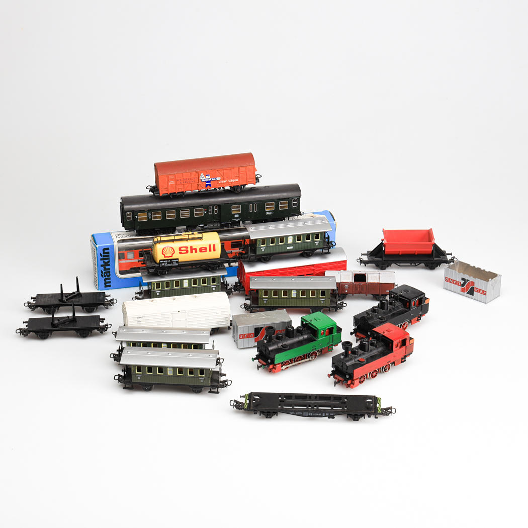 MÄRKLIN, 3 lok och16 vagnar. Leksaker - Leksaker - Auctionet