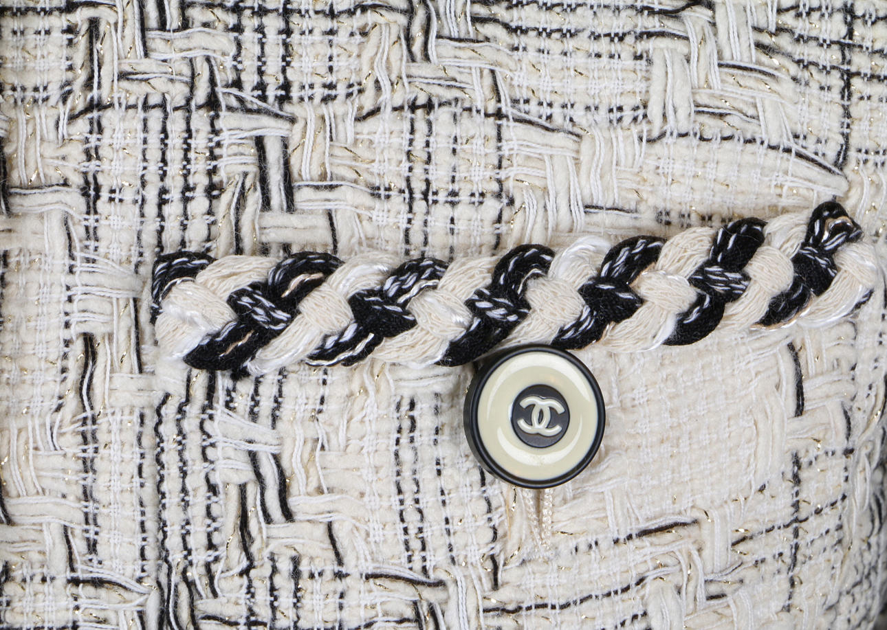 A CHANEL BOUCLÉ MONOCHROME TWEED JACKET. Vintage & Designer Fashion ...