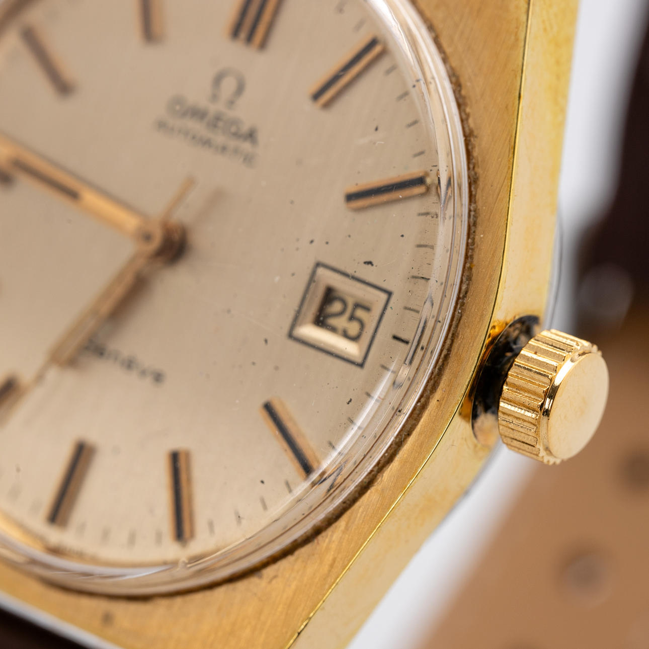 Omega 1481 Genève. Klockor & Ur - Armbandsur - Auctionet