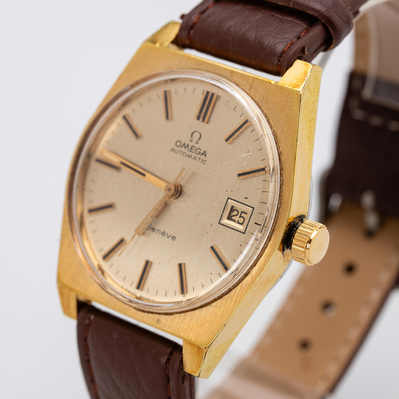 Omega 1481 Genève. Klockor & Ur - Armbandsur - Auctionet