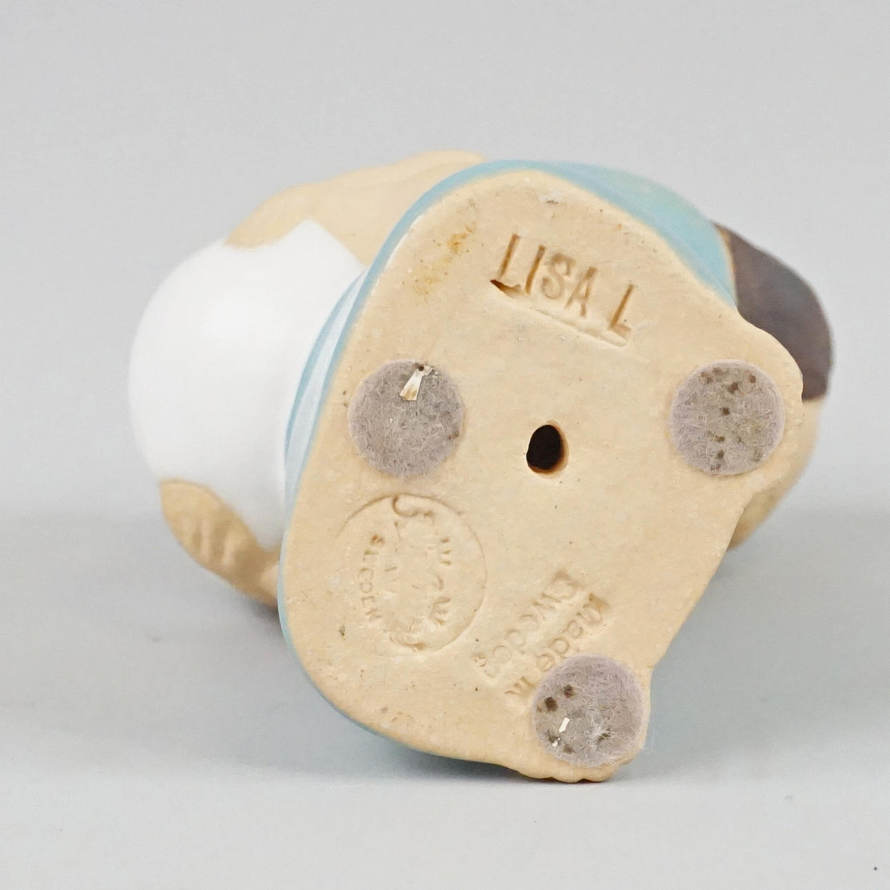 LISA LARSON. Figurin, keramik, "Öst" ur serien All världens barn ...