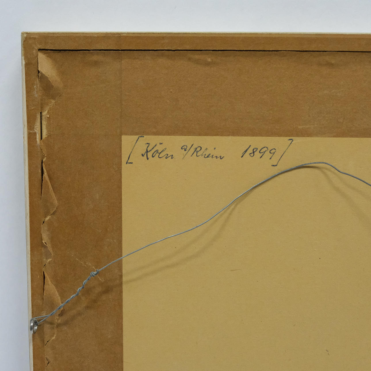 TRE BRODERADE TAVLOR. Konst - Övrigt - Auctionet