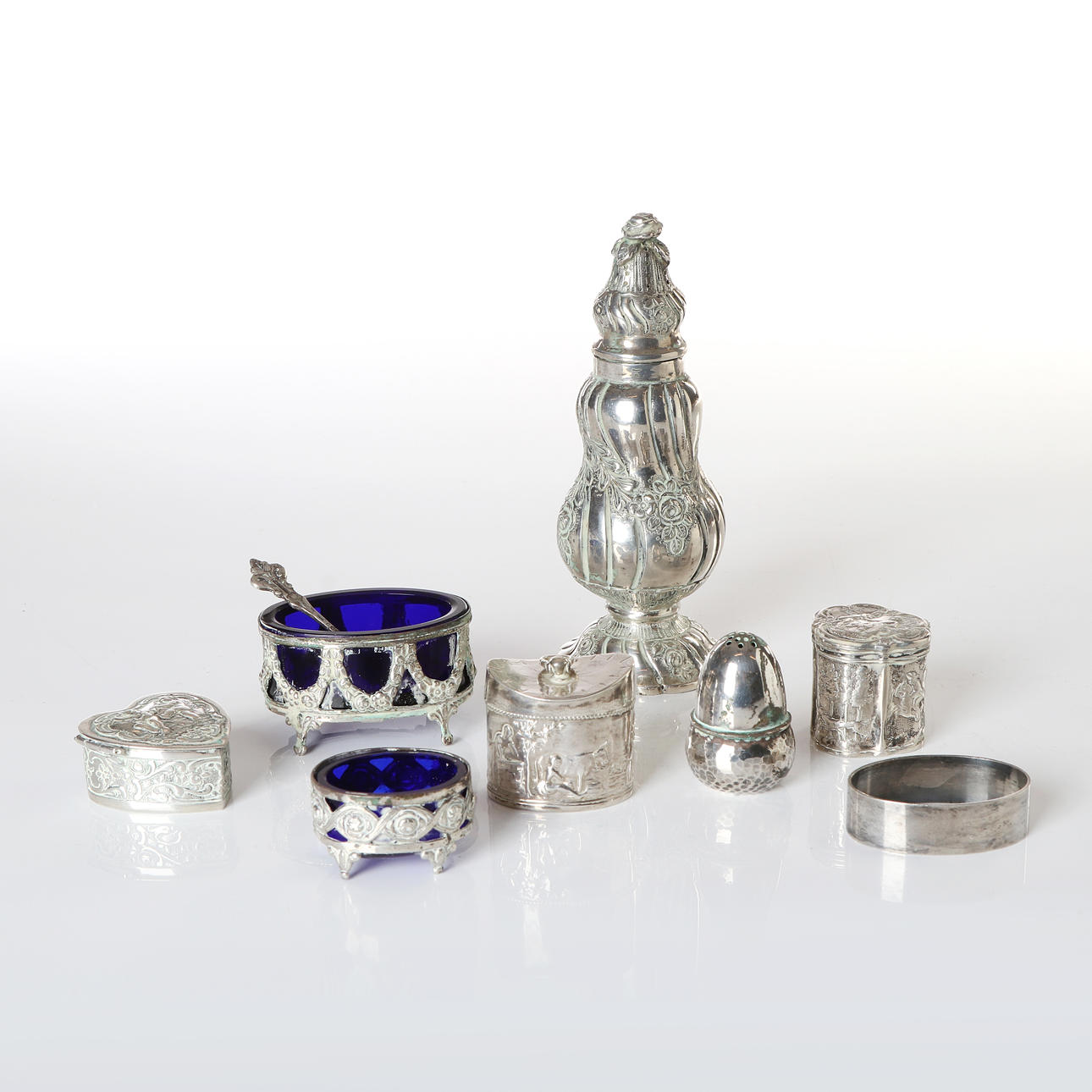 LOT OF SILVER OBJECTS, NINE PIECES. Silver & Metals - Silver - Auctionet
