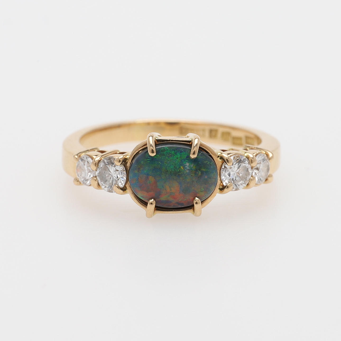 RING MED OPAL OCH DIAMANTER. Smycken & Ädelstenar - Ringar - Auctionet