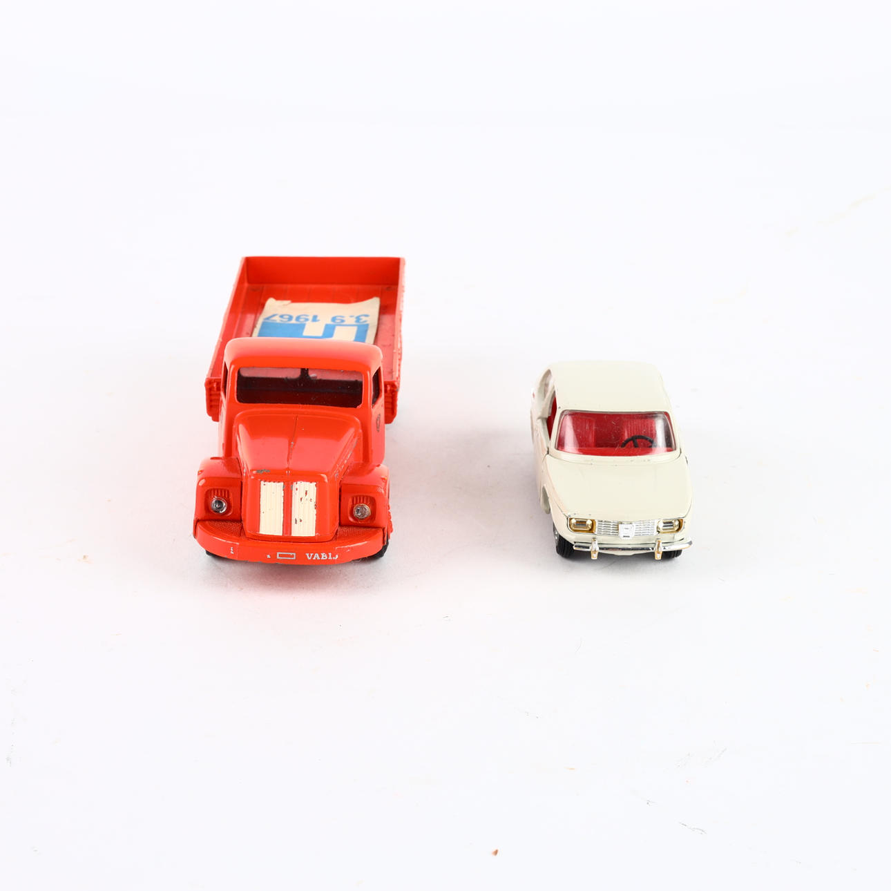 TEKNO SAAB 99 samt lastbil Scania Vabis 446. Leksaker - Leksaker ...