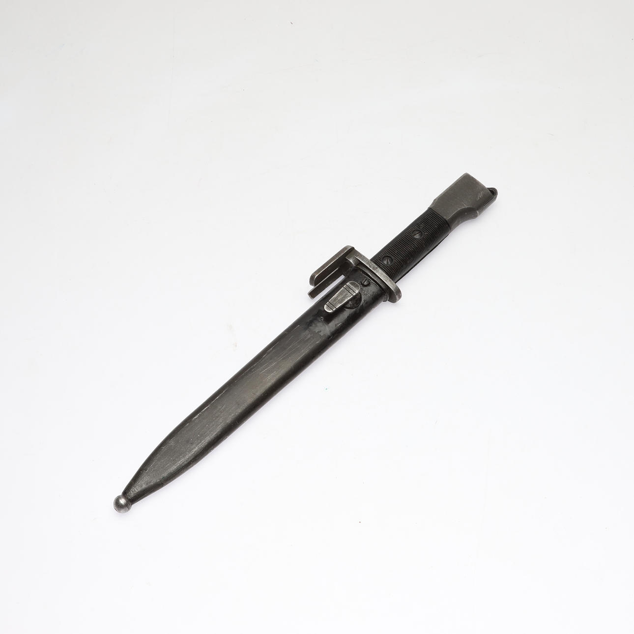 BAJONETT, FN-FAL M1 Typ A. Vapen & Militaria - Blankvapen - Auctionet