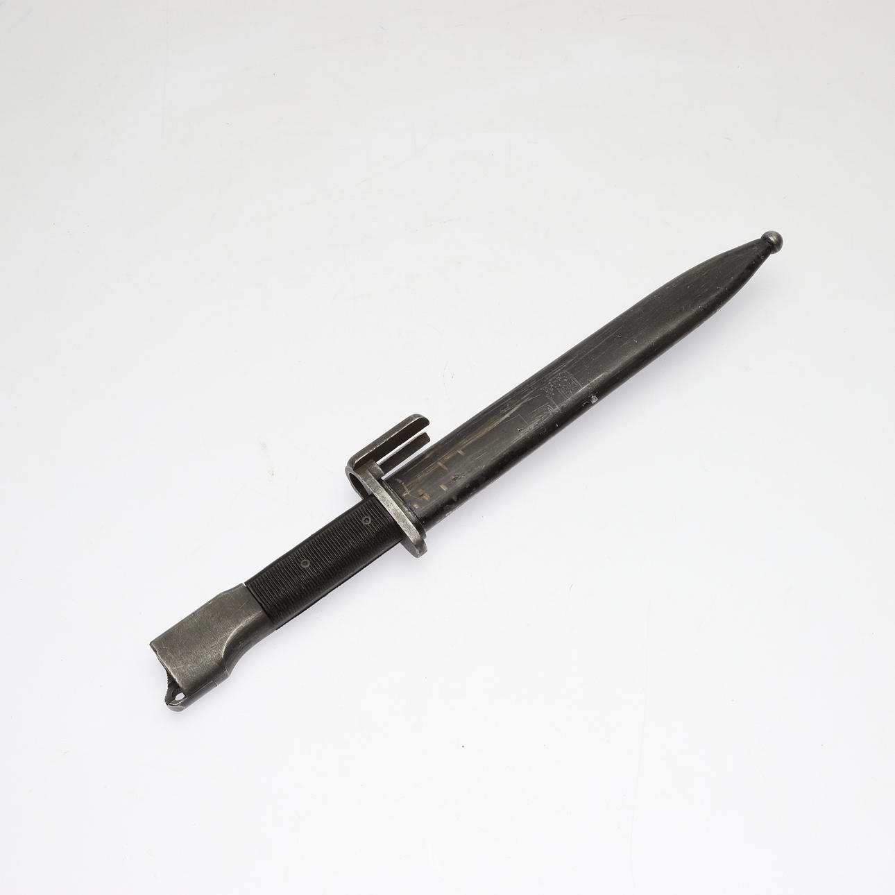 BAJONETT, FN-FAL M1 Typ A. Vapen & Militaria - Blankvapen - Auctionet