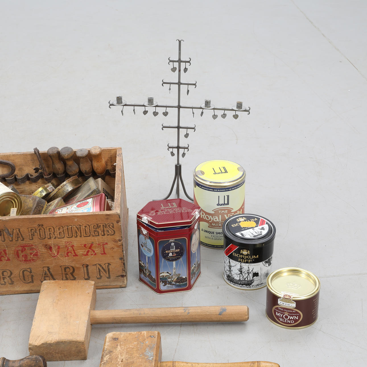 VERKTYG bla hyvlar. Allmoge - Verktyg & Redskap - Auctionet