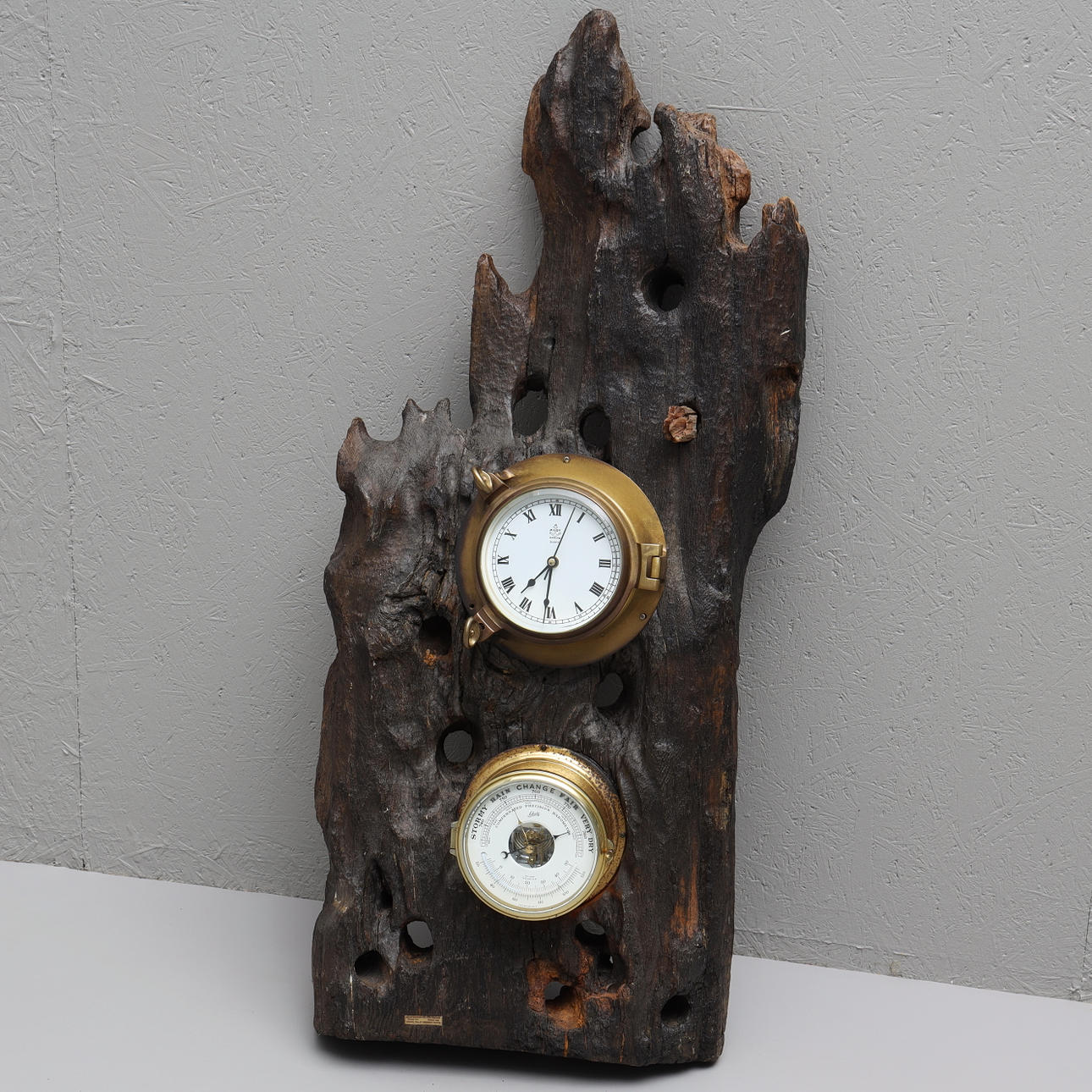 RIKSVASA (1599-1623), nautiska instrument monterade på däcksplanka från ...