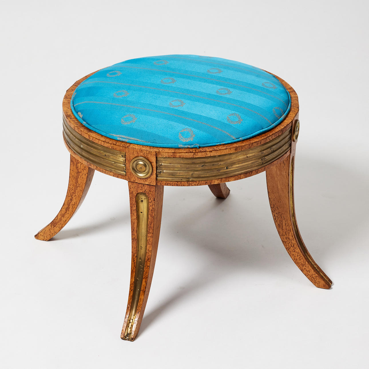 TABURETT, Jacob-stil, Ryssland 1800-tal, fanerad med masurbjörk, beslag ...