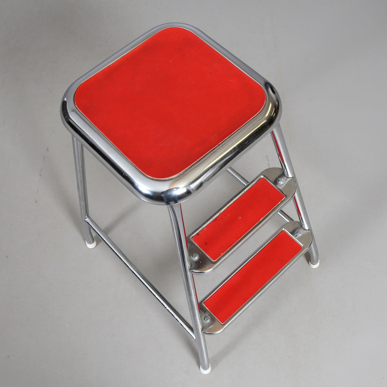 STEGPALL, Awab. 1950/60-tal. Möbler - Fåtöljer & Stolar - Auctionet