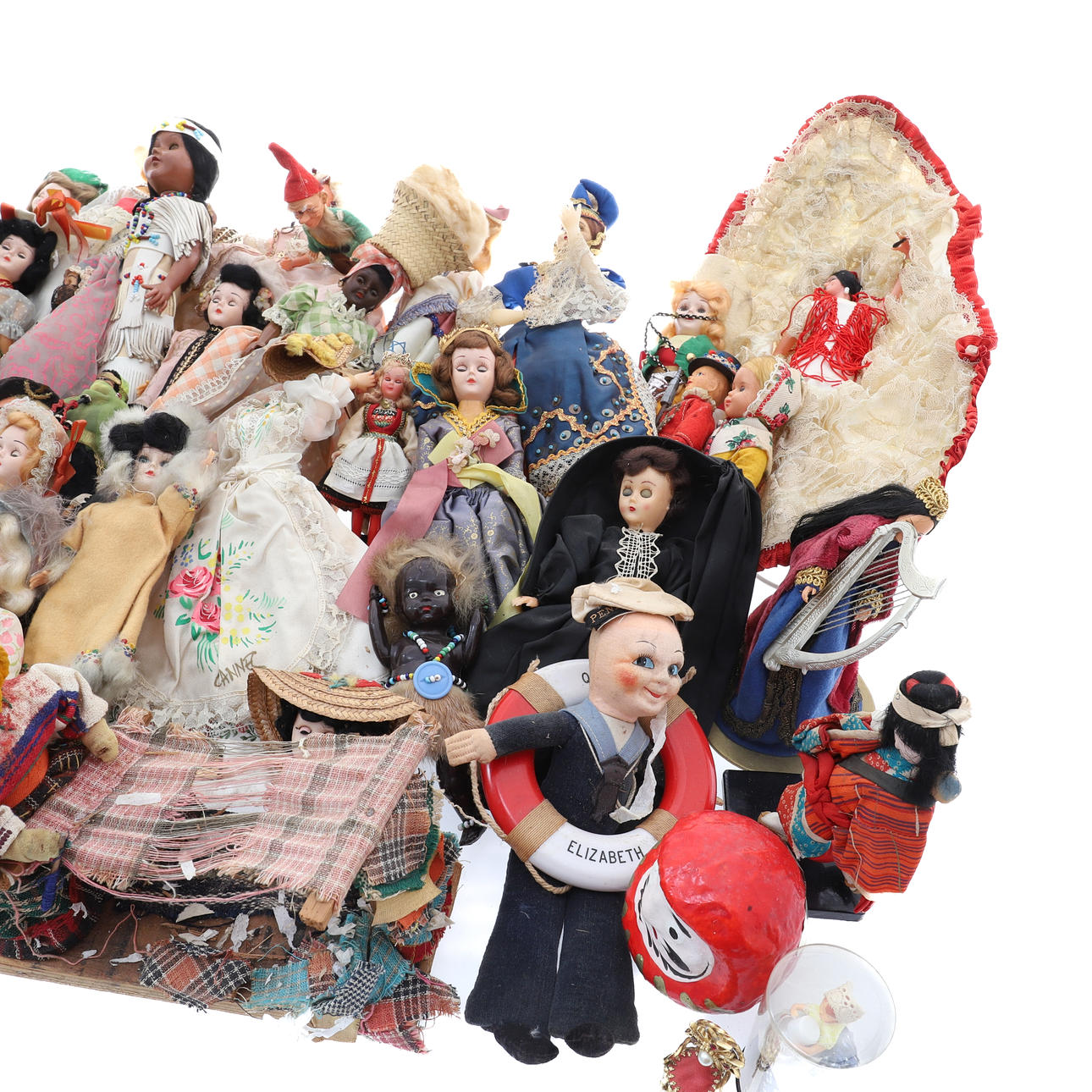 EN SAMLING VINTAGE DOCKOR. Leksaker - Leksaker - Auctionet