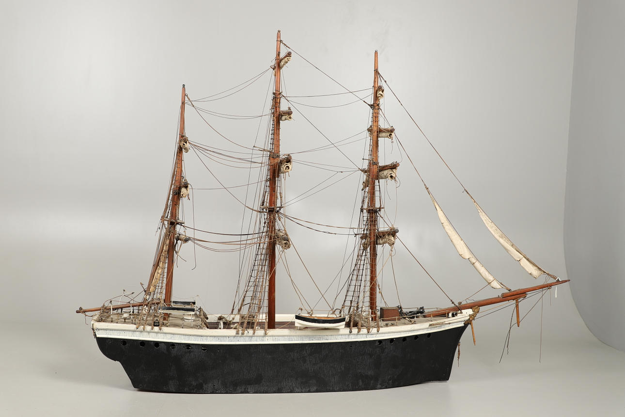 LARGE 19THC THREE MAST WATERLINE MODEL SHIP - MERCHANTMAN ...