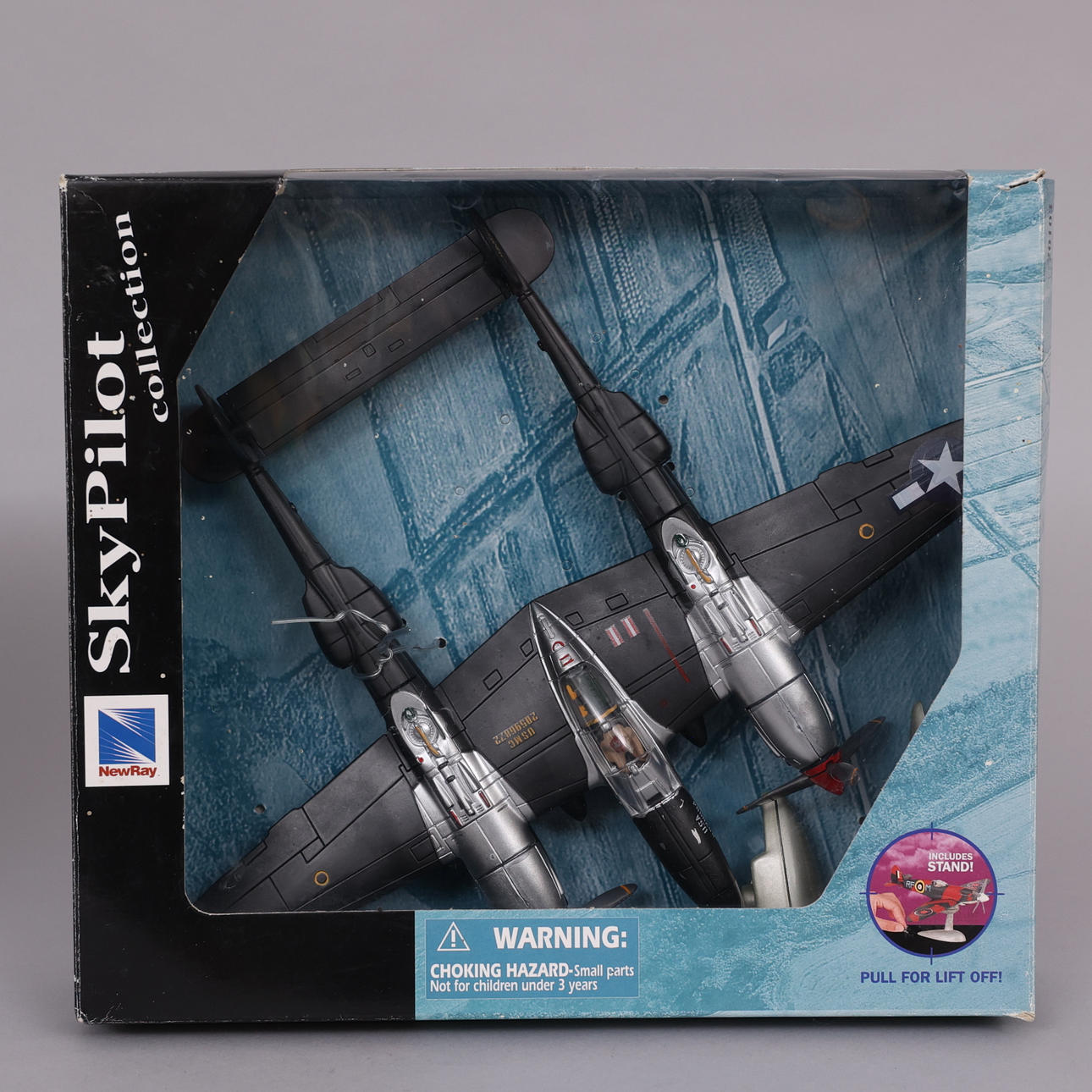 MODELLBIL& FLYGPLAN, 4 delar. Leksaker - Leksaker - Auctionet