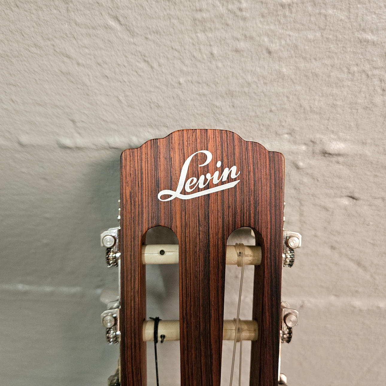 GITARR, Levin LG 17. Samlarföremål - Musikinstrument - Auctionet