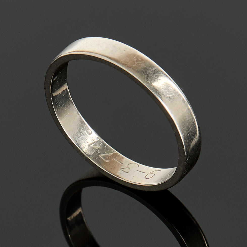 RING, slät i vitt guld 18k. Smycken & Ädelstenar - Ringar - Auctionet