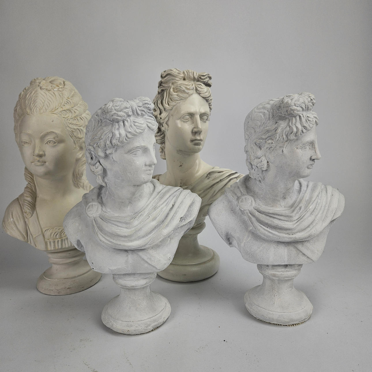 BYSTER, 4 delar. Konst - Skulptur - Auctionet