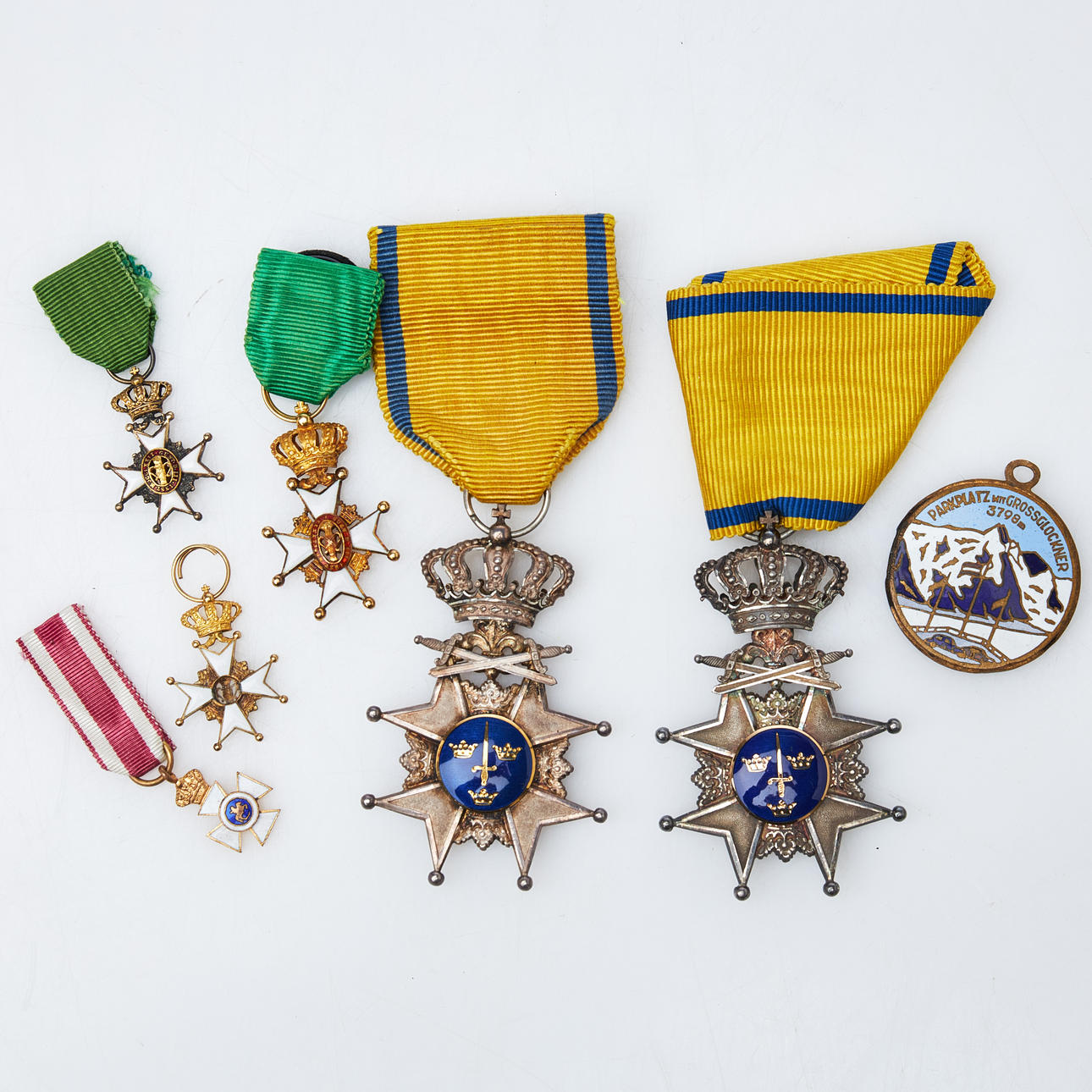 ORDNAR samt MEDALJ, 7 st, Svärdsorden silver samt emalj, Vasaorden ...