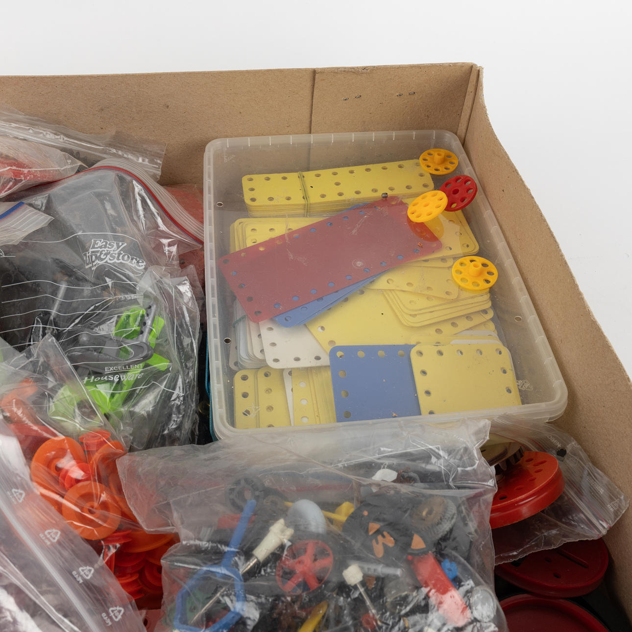 MECCANO, plastdetaljer, m.m. Leksaker - Leksaker - Auctionet