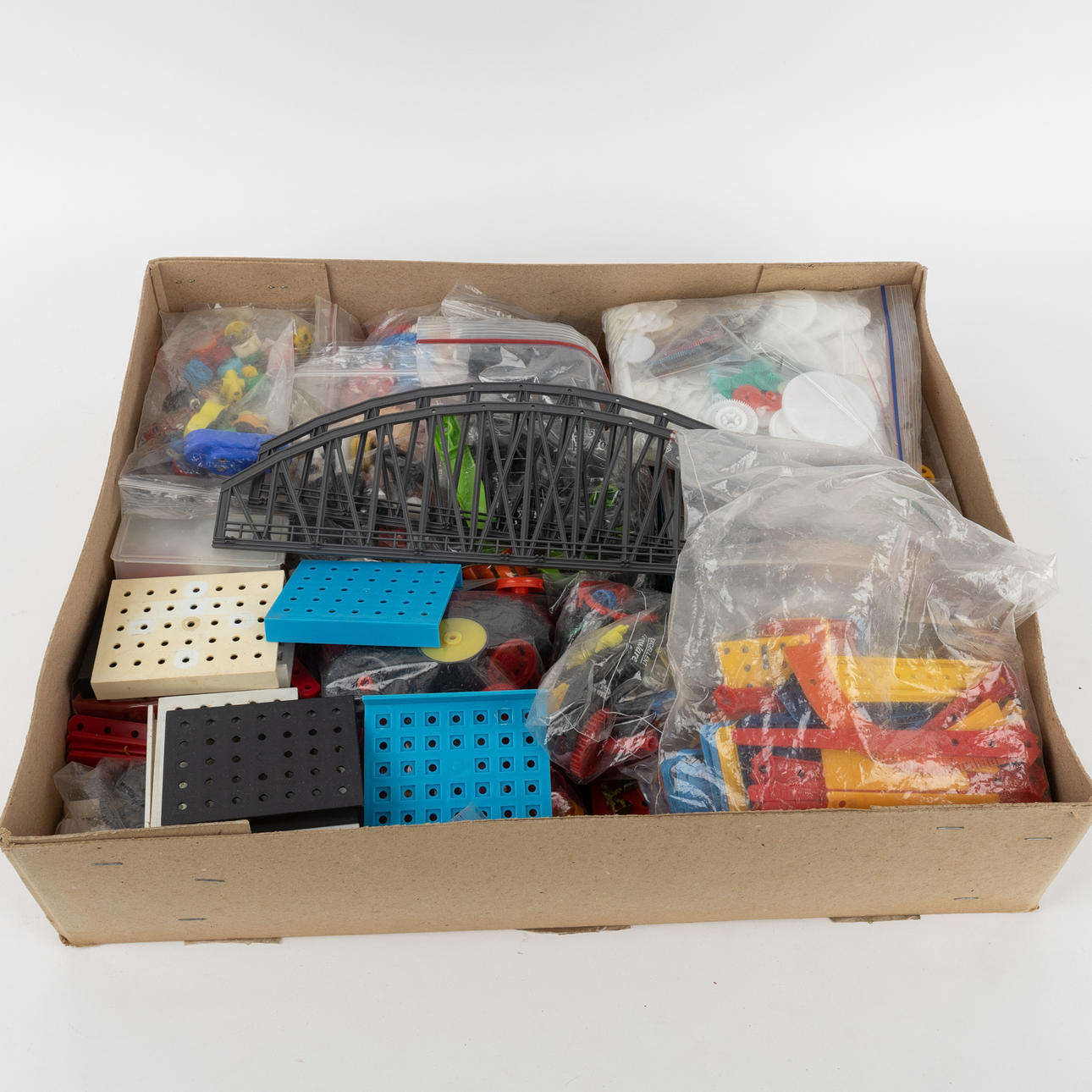 MECCANO, plastdetaljer, m.m. Leksaker - Leksaker - Auctionet