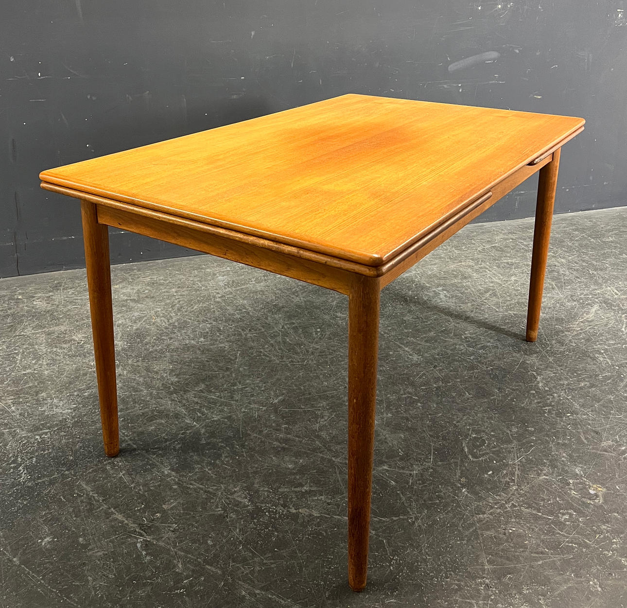 UTDRAGBART MATBORD I TEAK. Möbler - Bord - Auctionet