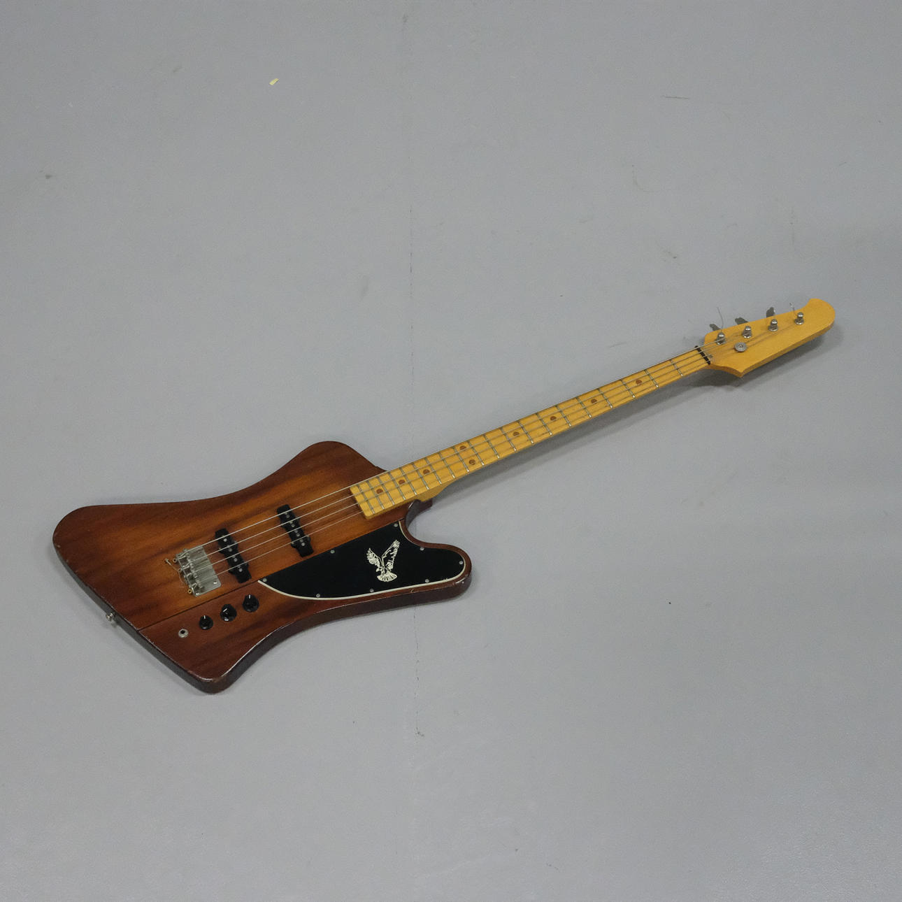 ELBAS. Samlarföremål - Musikinstrument - Auctionet