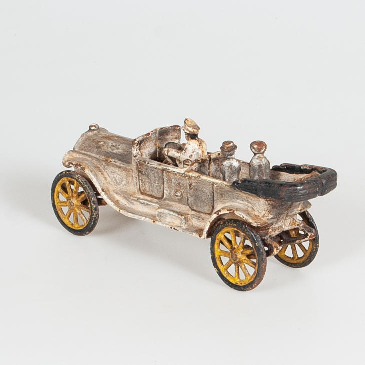 BIL GJUTJÄRN. Leksaker - Leksaker - Auctionet