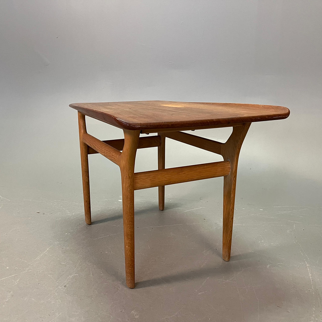 BORD, teak, Jason, Danmark. Möbler - Bord - Auctionet