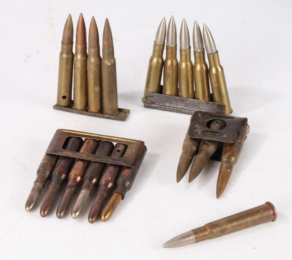 URVAL AV SMÅ KALIBERLADDARKLÄMMOR. Vapen & Militaria - Skjutvapen ...