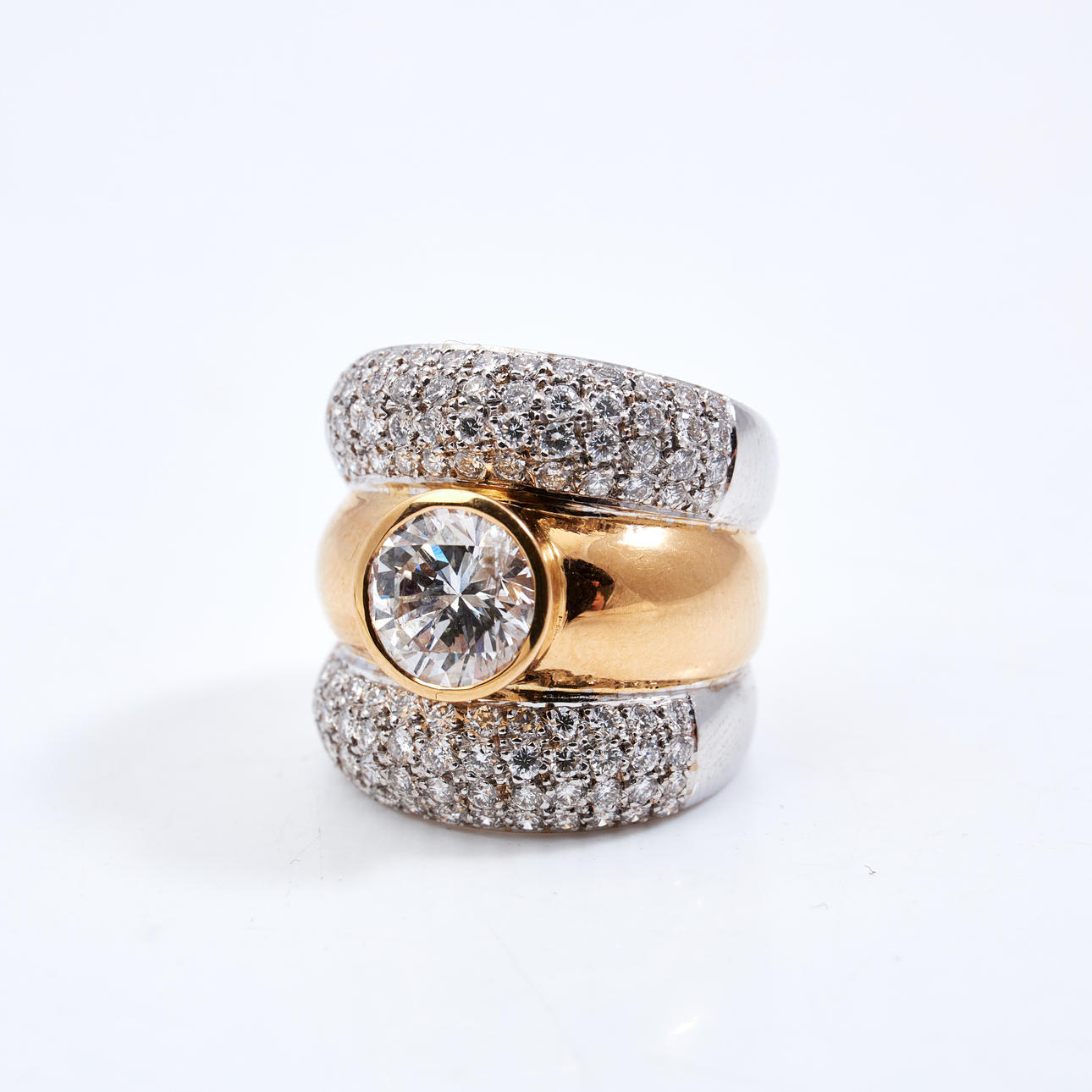 RING, 18 k röd- samt vitguld, 1 briljantslipad diamant, ca 1,25-1,50 ct ...