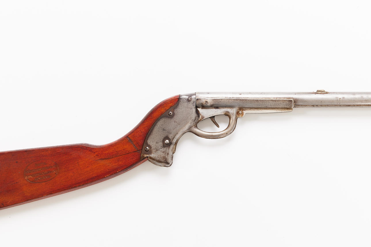 AIR RIFLE, Markham New King, circa 1900. Weapons & Militaria - Guns ...