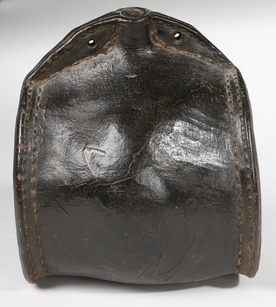 A GOOD AND LARGE LEATHER COSTREL, ENGLISH, CIRCA 1700. Miscellaneous ...