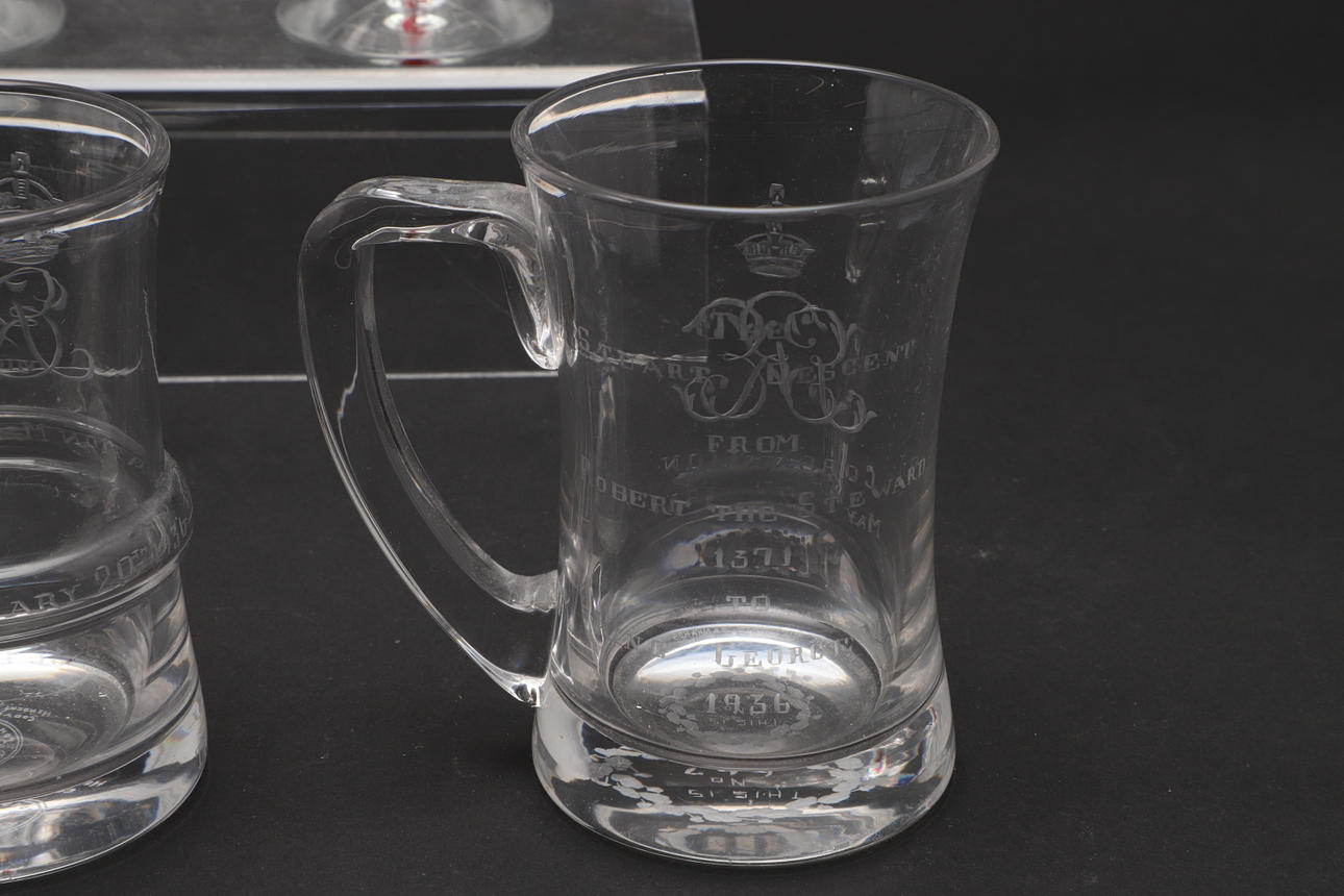 CORONATION GLASS ITEMS & OTHER GLASS ITEMS. Glass - Art glass - Auctionet