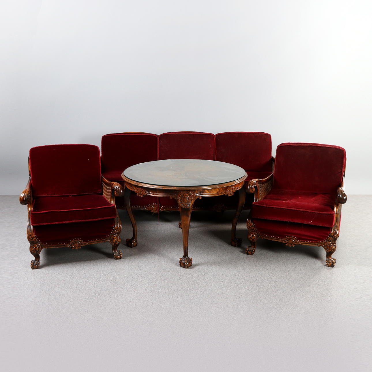 SALONGSGRUPP, FYRA DELAR. Björk och rotting med plyschklädda kuddar ...