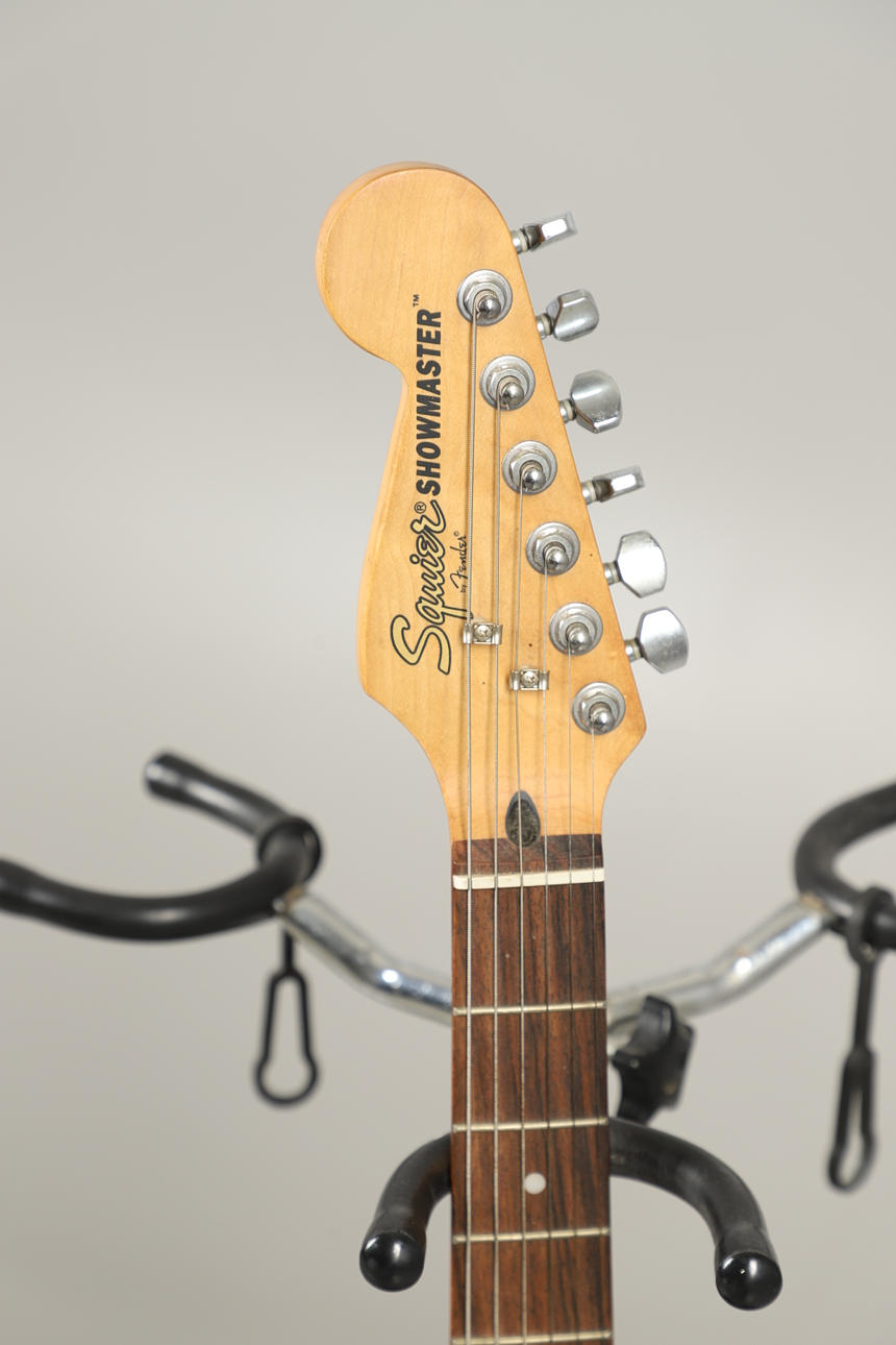 EN SQUIRE AV FENDER SHOWMASTER ELGITARR. Övrigt - Musikinstrument ...