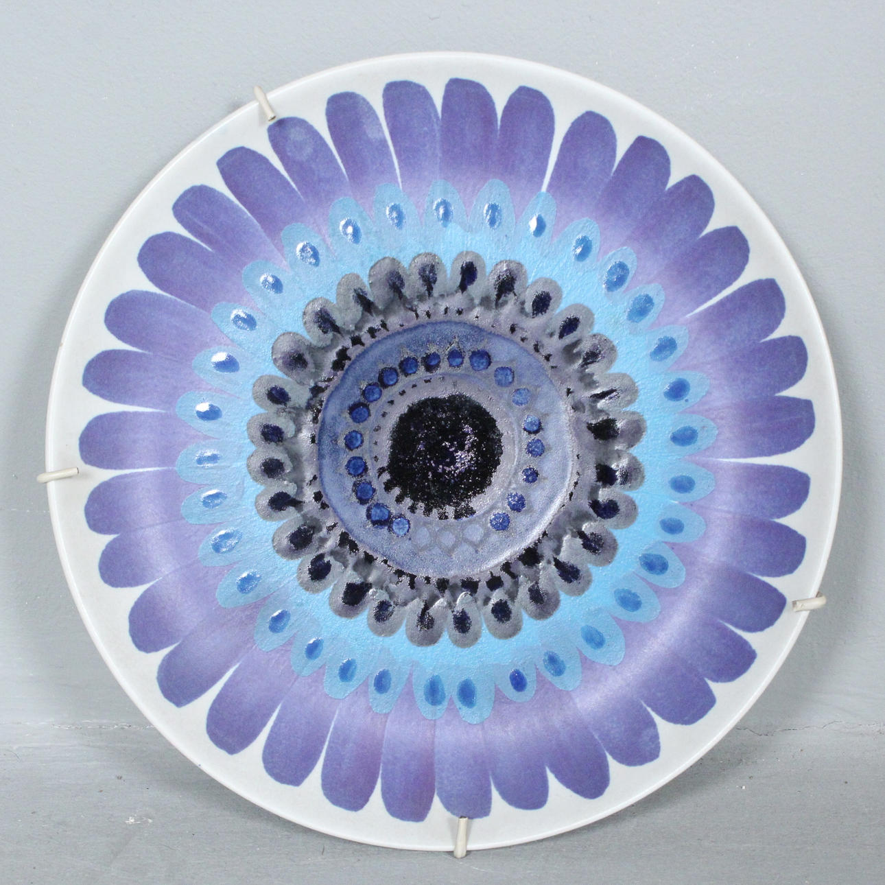 HILKKA-LIISA AHOLA for ARABIA. Large ceramic plate 'Blue Flower ...