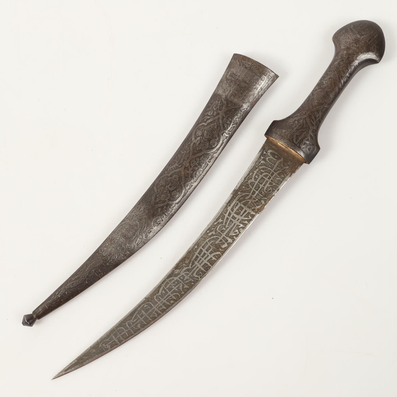 DOLKAR, 3 stycken, orientaliska. Vapen & Militaria - Blankvapen - Auctionet