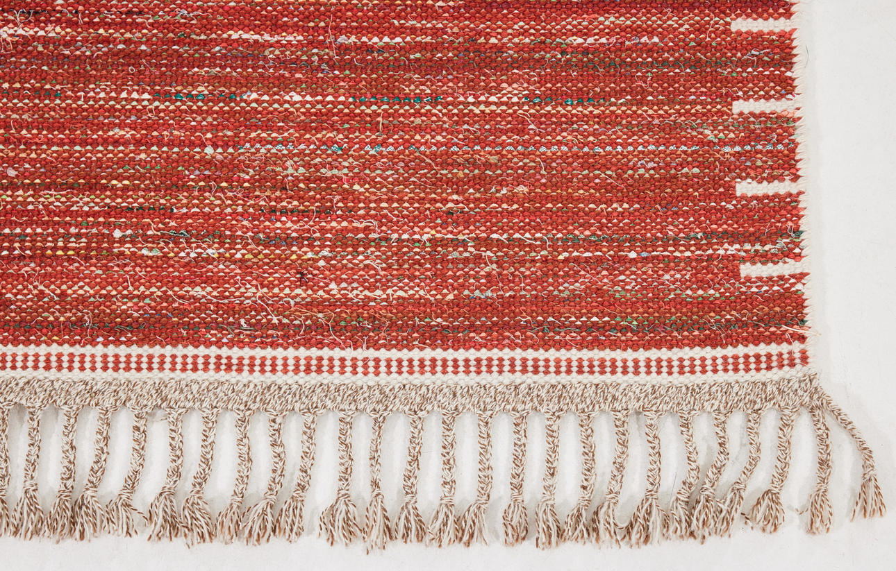MÄRTA MÅÅS-FJETTERSTRÖM. "T-mattan, röd", rölakan, trasmatta, formgiven 1934, 190 x 154 cm ...
