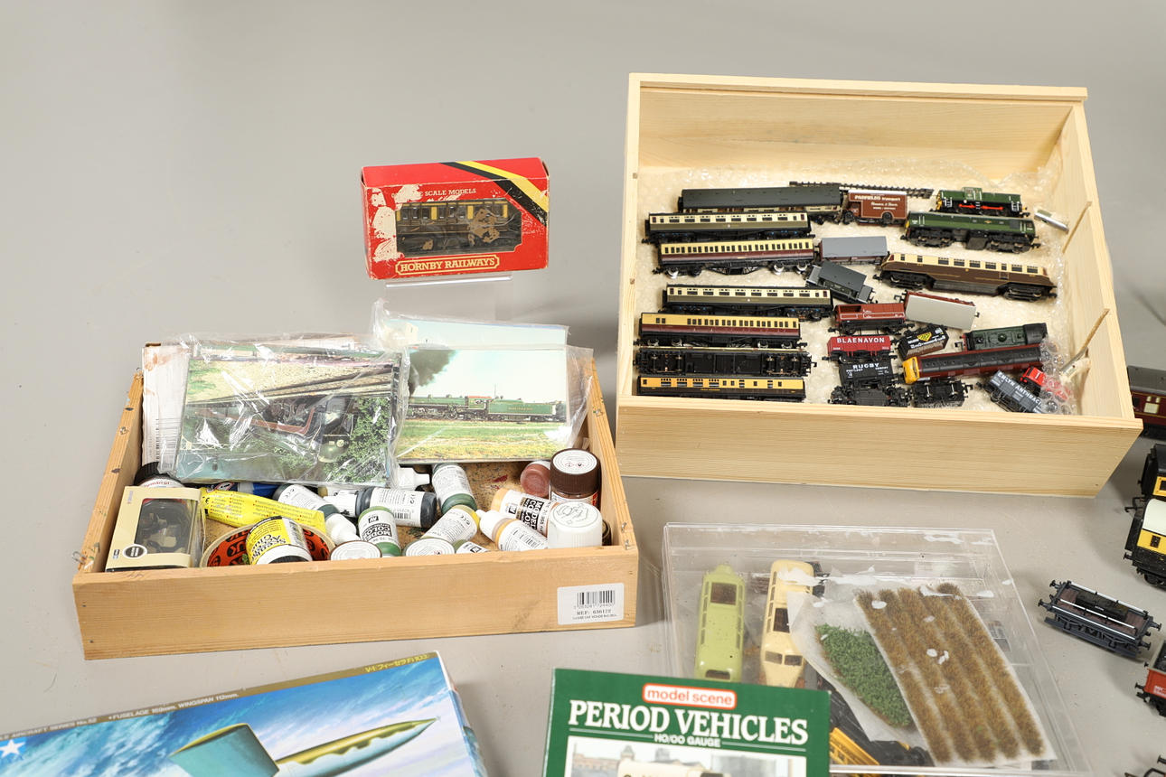 RAILWAY - N GAUGE LOCOMOTIVES & ROLLING STOCK, & VARIOUS OTHER RAILWAY ...