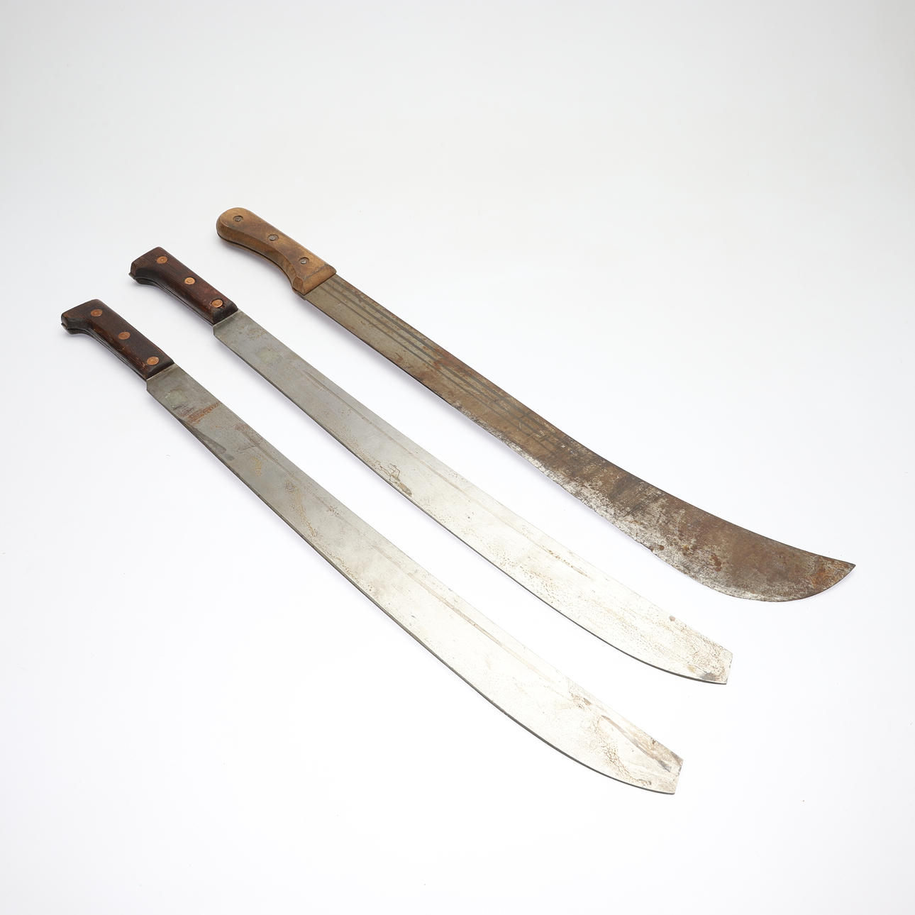 MACHETE, 3 st, b.la. "El Pescado", No 1023, Sandvik. Vapen & Militaria ...