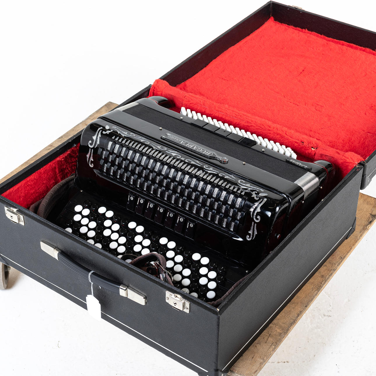 DRAGSPEL, Bugari, Violin. Samlarföremål - Musikinstrument - Auctionet