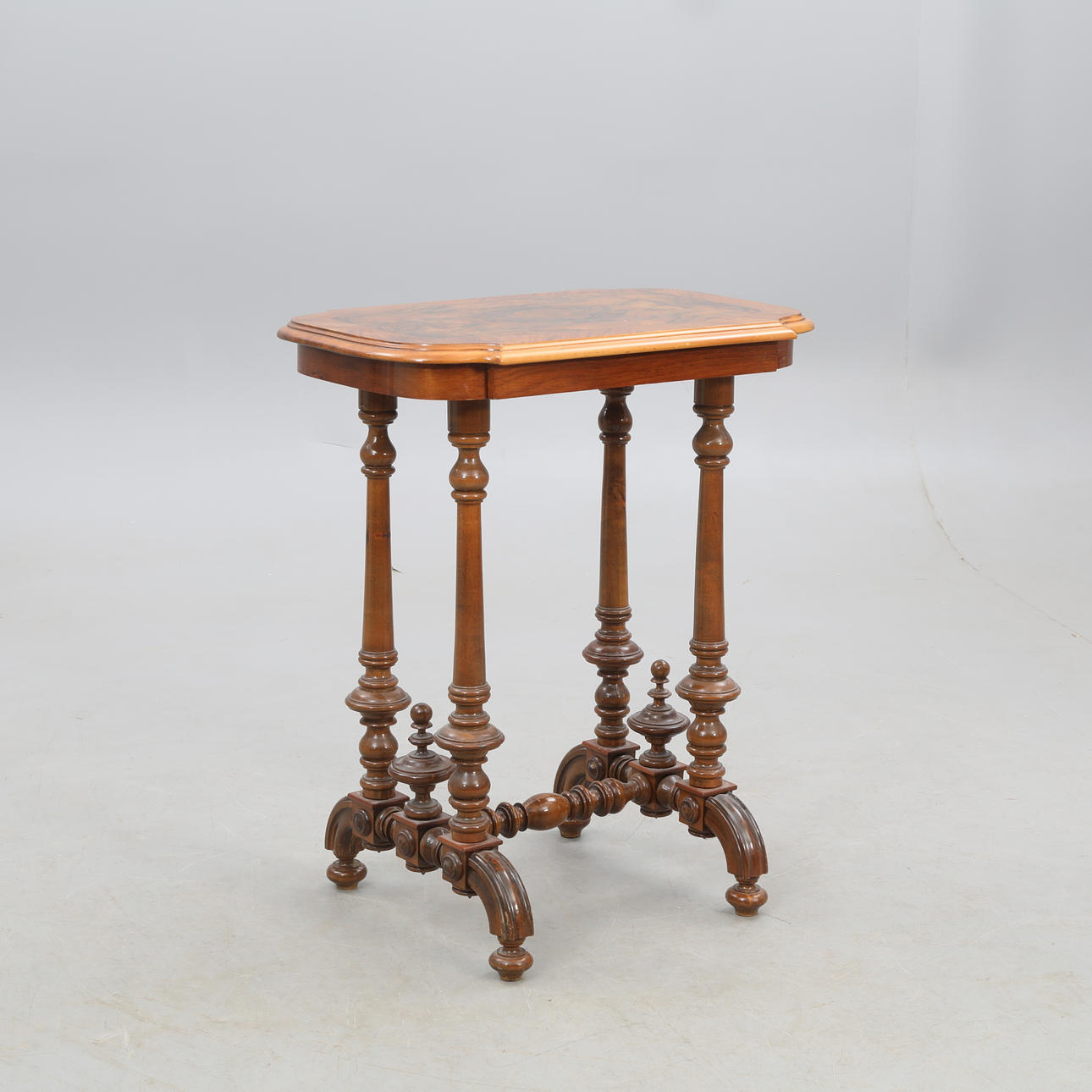 AVLASTNINGSBORD, nyrenässans. Möbler - Bord - Auctionet