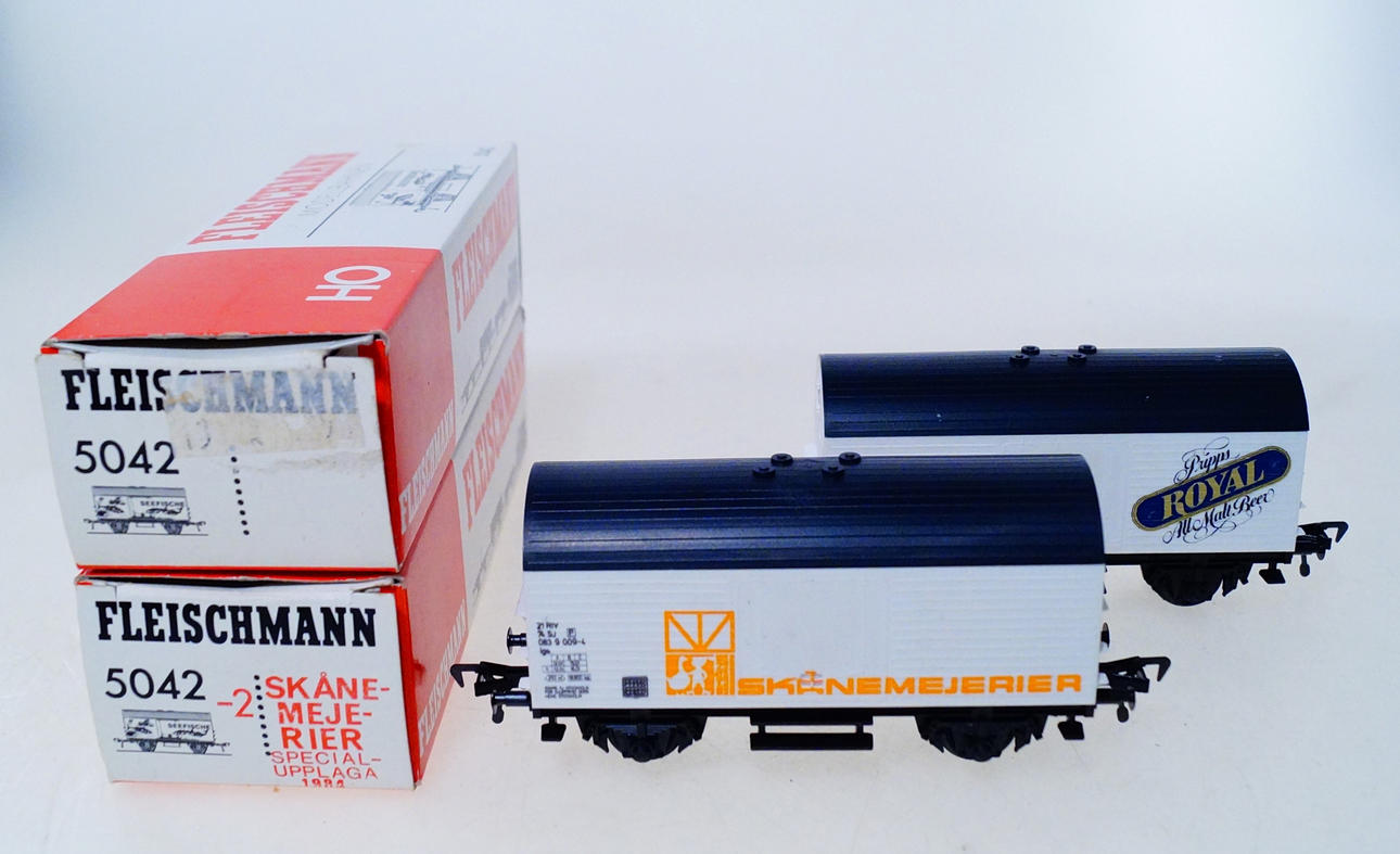 WAGEN UND LOKOMOTIVEN, Fleischmann HO, 4 Stück Lokomotiven, 12 Stück ...