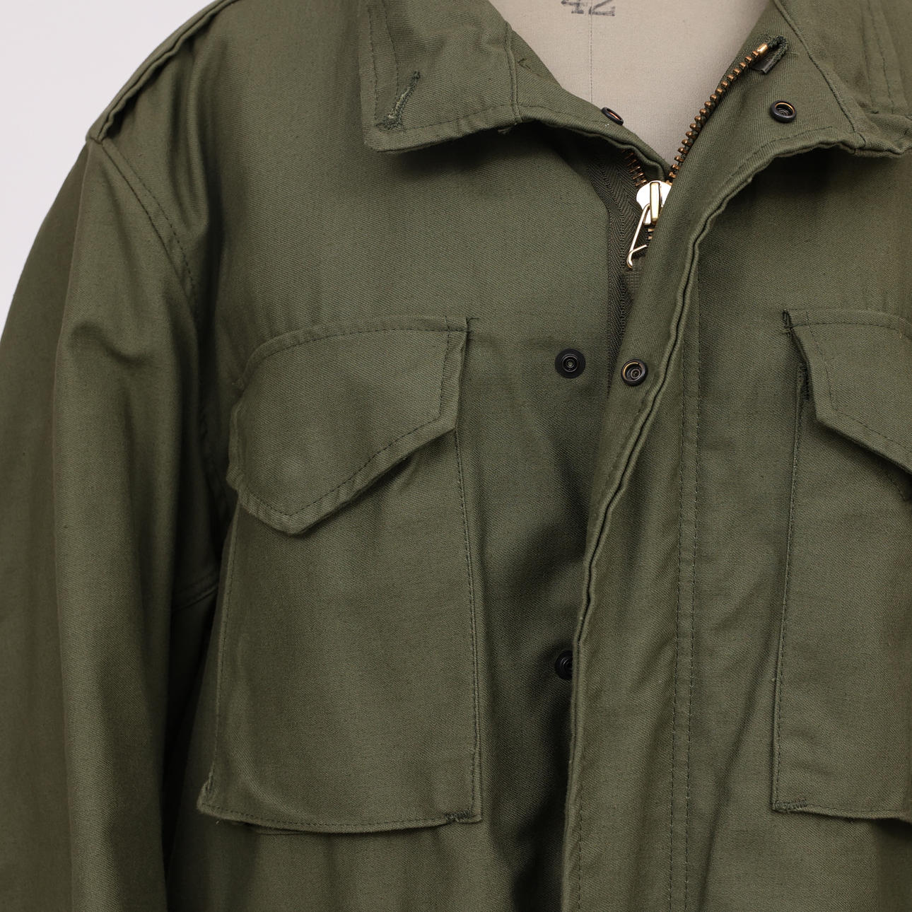 FÄLTJACKA, M65, USAF, USA. Vapen & Militaria - Uniformer & Dräkter - Auctionet