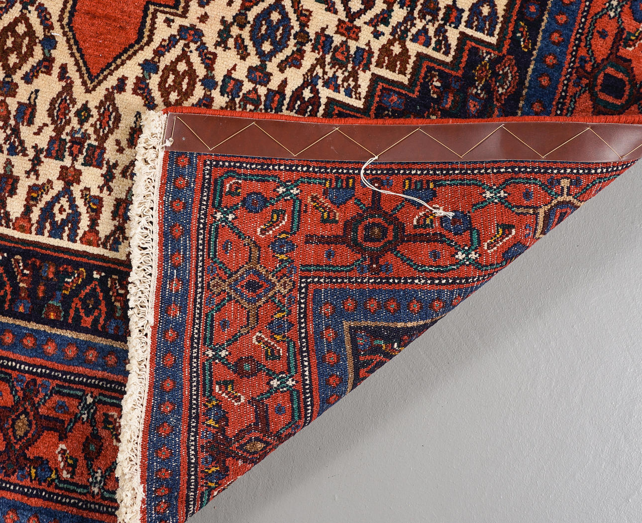 MATTA Persisk, handknuten. Mattor & Textil - Mattor - Auctionet