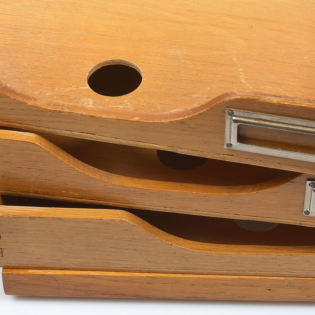 BREVKORG, trä, 1900-talets mitt. Möbler - Övrigt - Auctionet